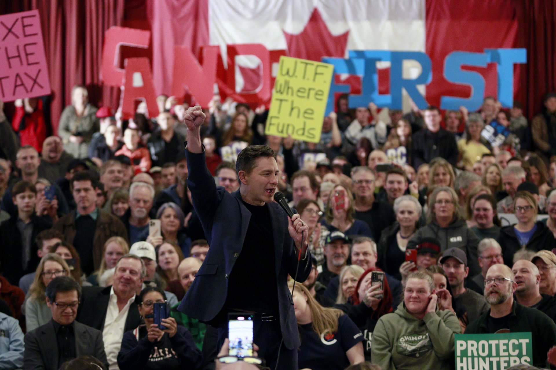 Powell River gives Poilievre rock star welcome, marathoner exit ...